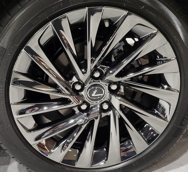 Factory OEM 18" Wheel Fits 2021-2023 LEXUS ES250 4261106160 - Alloy Wheel